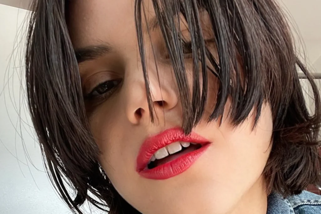 Οι Παριζιάνες μίλησαν: 5 βήματα για να κατακτήσετε το κλασικό γαλλικό κόκκινο κραγιόν για την ...