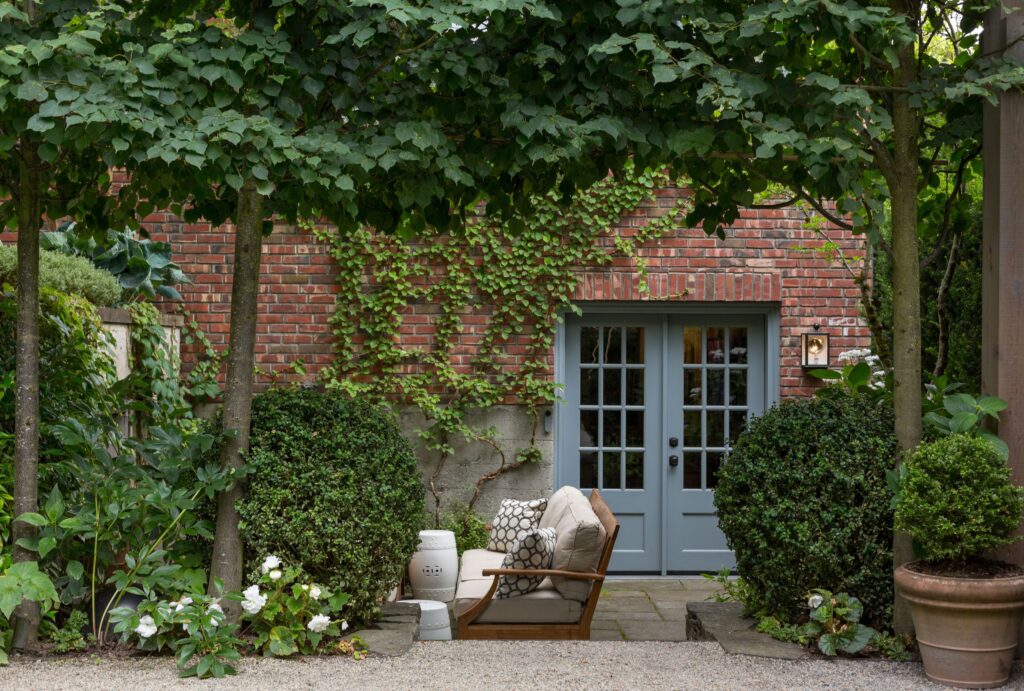 Μετατρέψτε τον αστικό σας κήπο σε πράσινη όαση με ιδέες για φύτευση, ιδιωτικότητα και έξυπνη ...